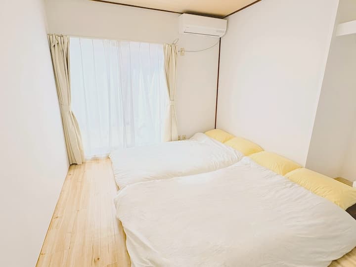 【成田空港近　ガス乾燥機無料　定員4名】京成成田駅徒歩5分｜各室洗濯機｜長期滞在も歓迎　102号室 - Narita