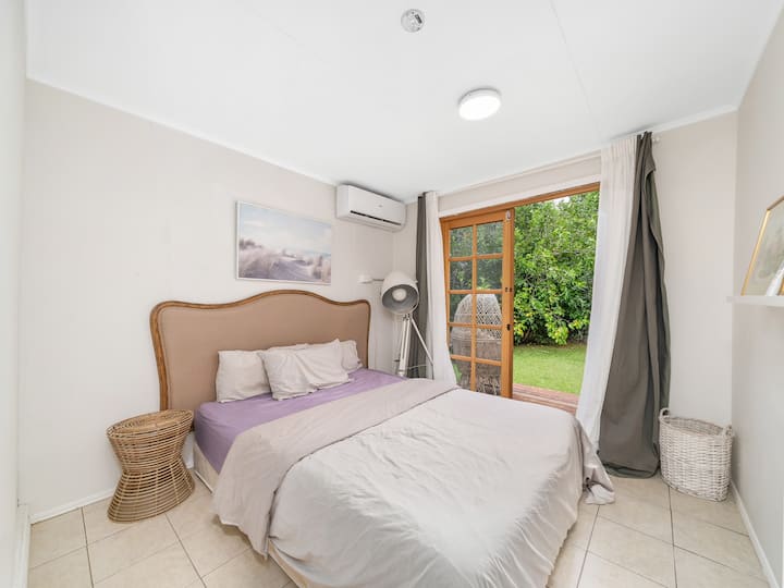 Private Coastal Studio In Scarborough - Redcliffe