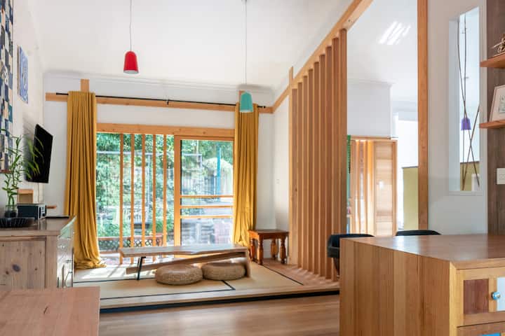 Rustic Zen Hideaway Among Trees - Stirling