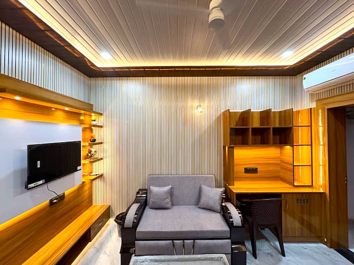 Red Flag Seréne Stay | Near Phoenix Pallasio Mall - Lucknow