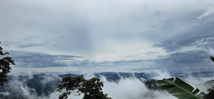 Homely Hill View Stay: Unbelievable Views, Bonfire - Mizoram