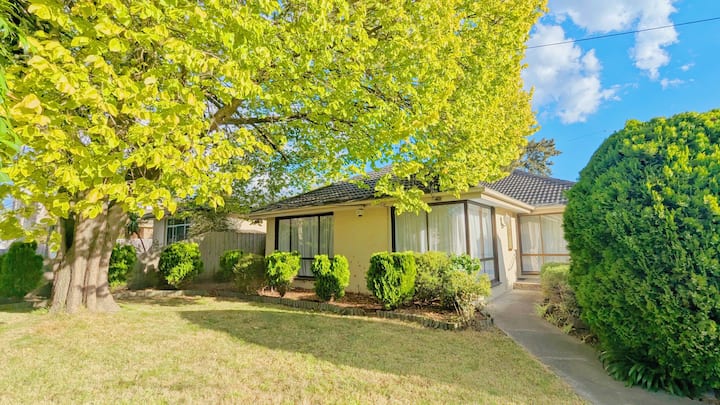Quiet & Spacious Home Near Westfield Knox - Bayswater