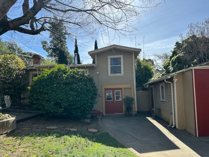 Private 1br Guest House | Peaceful, Safe | Parking - Oakland, CA