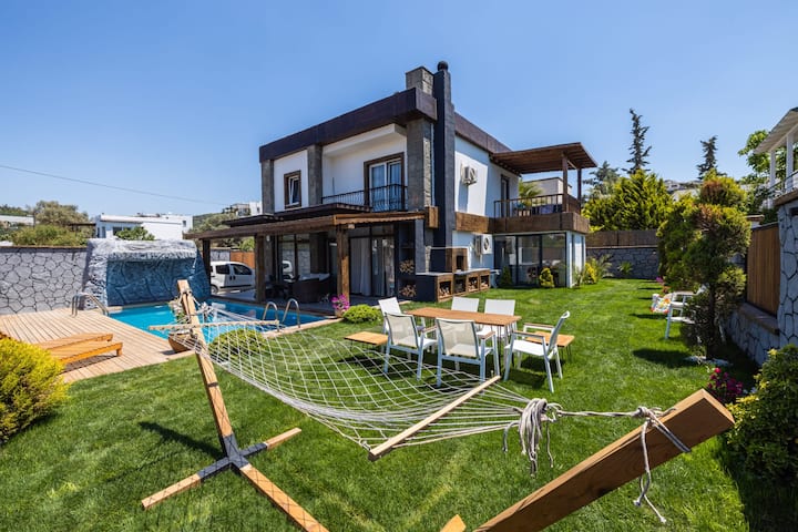 Private Pool Villa & Large Garden Near Palmarina - Yalıkavak