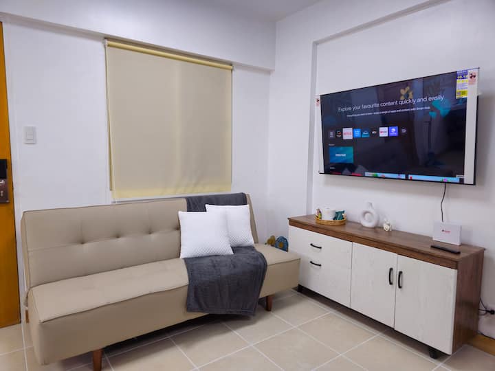 60sqm 2br W/ Balcony I Free Parking I Near Bgc - Taguig