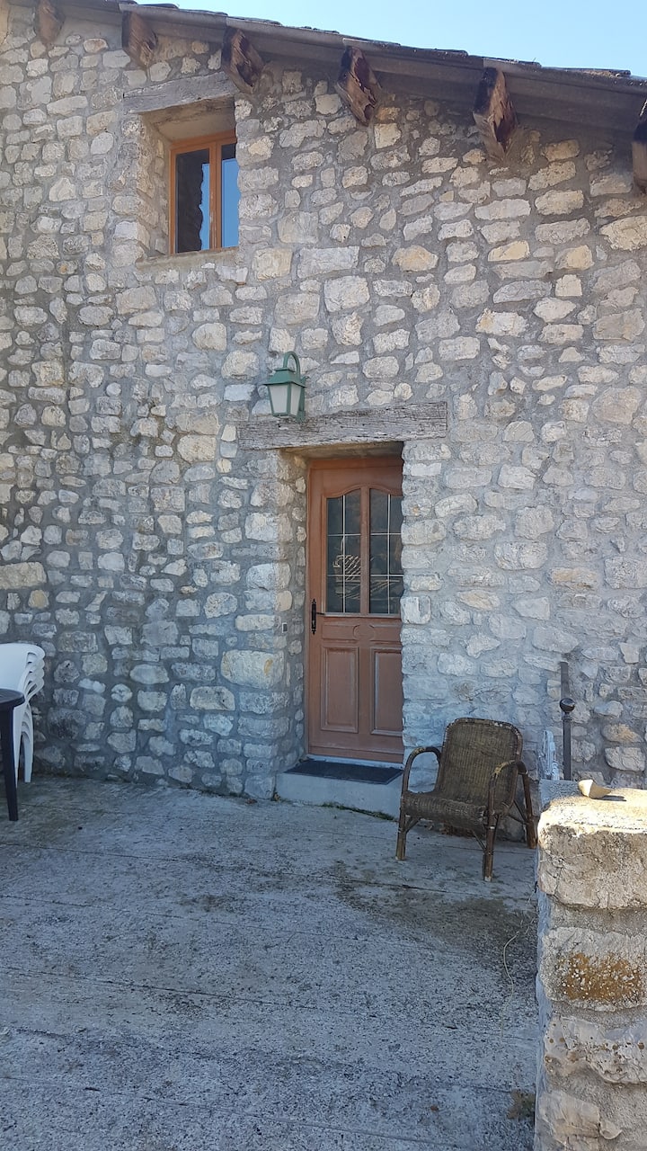 Maison En Pierre Rénové Avec Passion - Laragne-Montéglin