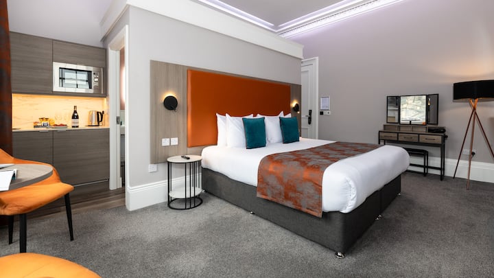 Master Studio (With Kitchenette) - Linlithgow