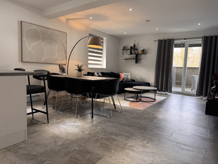 Große Whg · 5 Betten · Balkon · 2 Bäder · Parkpl. - Wolfsbourg