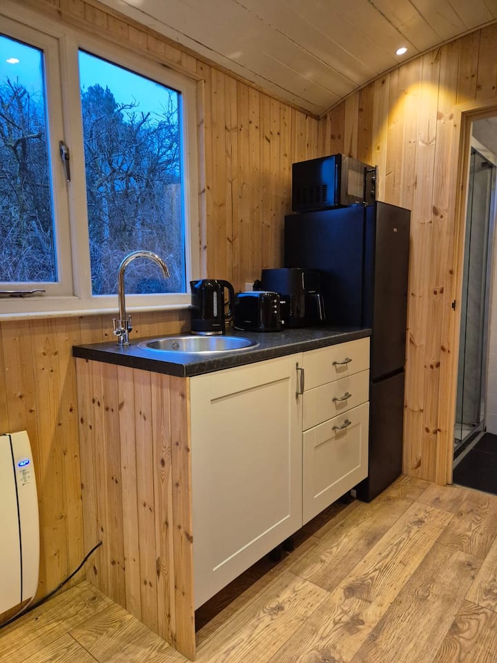 Holly Hut - Llanidloes