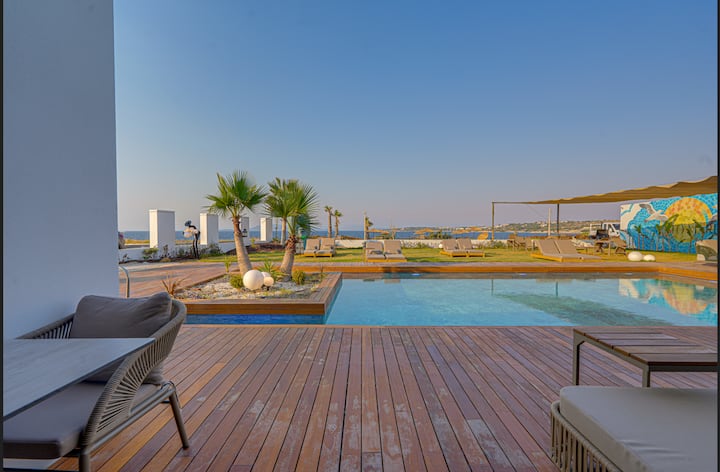 Havuz Başı Deluxe Oda - Çeşme