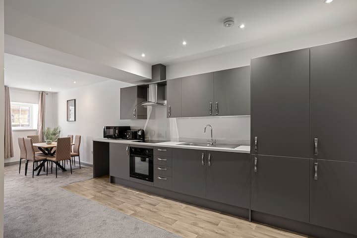 Generous 2‑bed Apartment On York’s Edge - Sleeps 6 - York