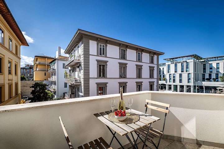 Bright Apt, Terrace • Elevator • Near Smn Station - Italia