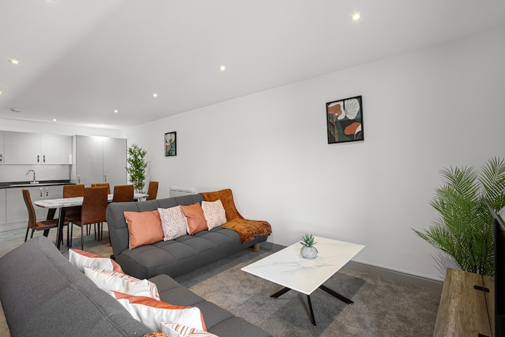 Spacious & Modern Apt By Historic York - 4 Beds - York