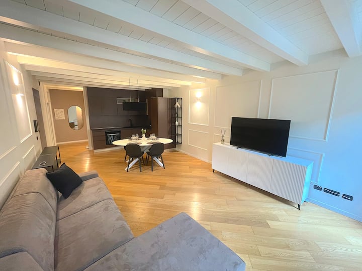 Prestigious & Elegant Suite - Bergamo