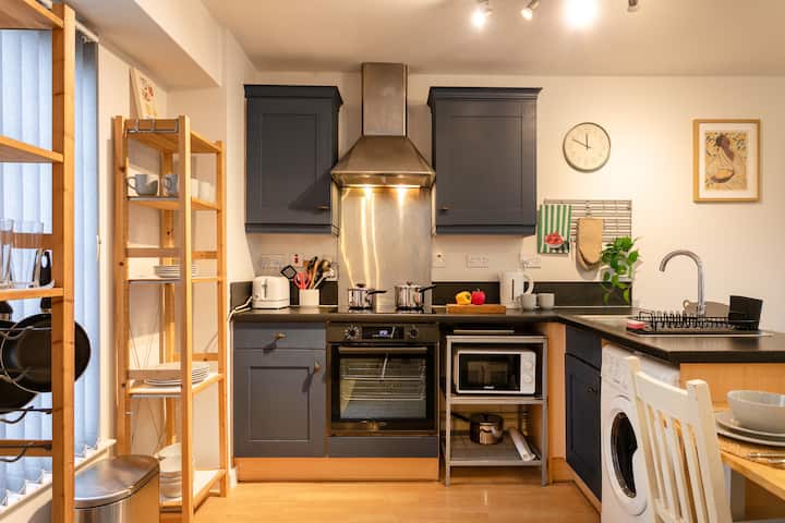 Nottingham Apartment |Fast Wifi | Near Attractions - Nottingham