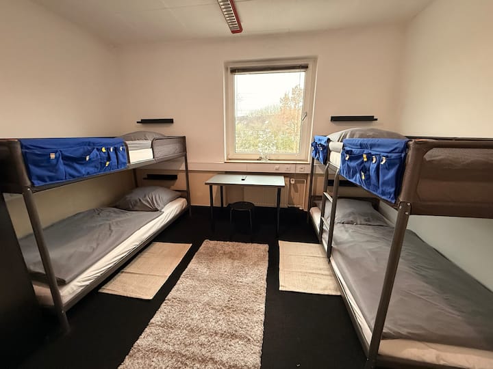 Bett Im Schlafsaal - Essen