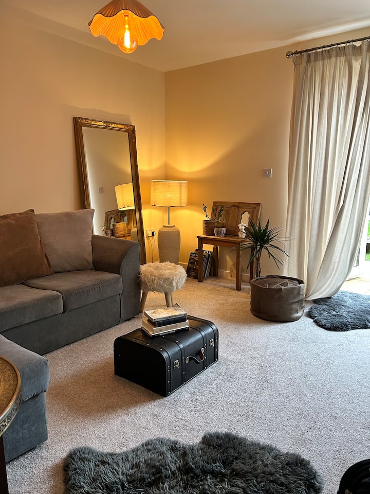 Cozy Boutique Retreat ~ Garden | Firepit | Parking - 百老匯