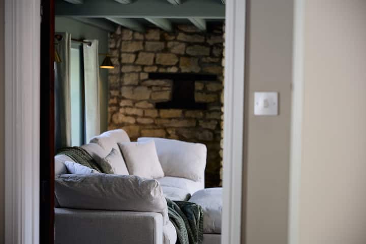 Rose Cottage  Refined Countryside Charm - Malton