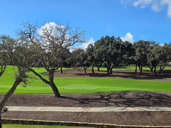 2-br Golf View Apt | Large Balcony | 15min Beach - Sotogrande