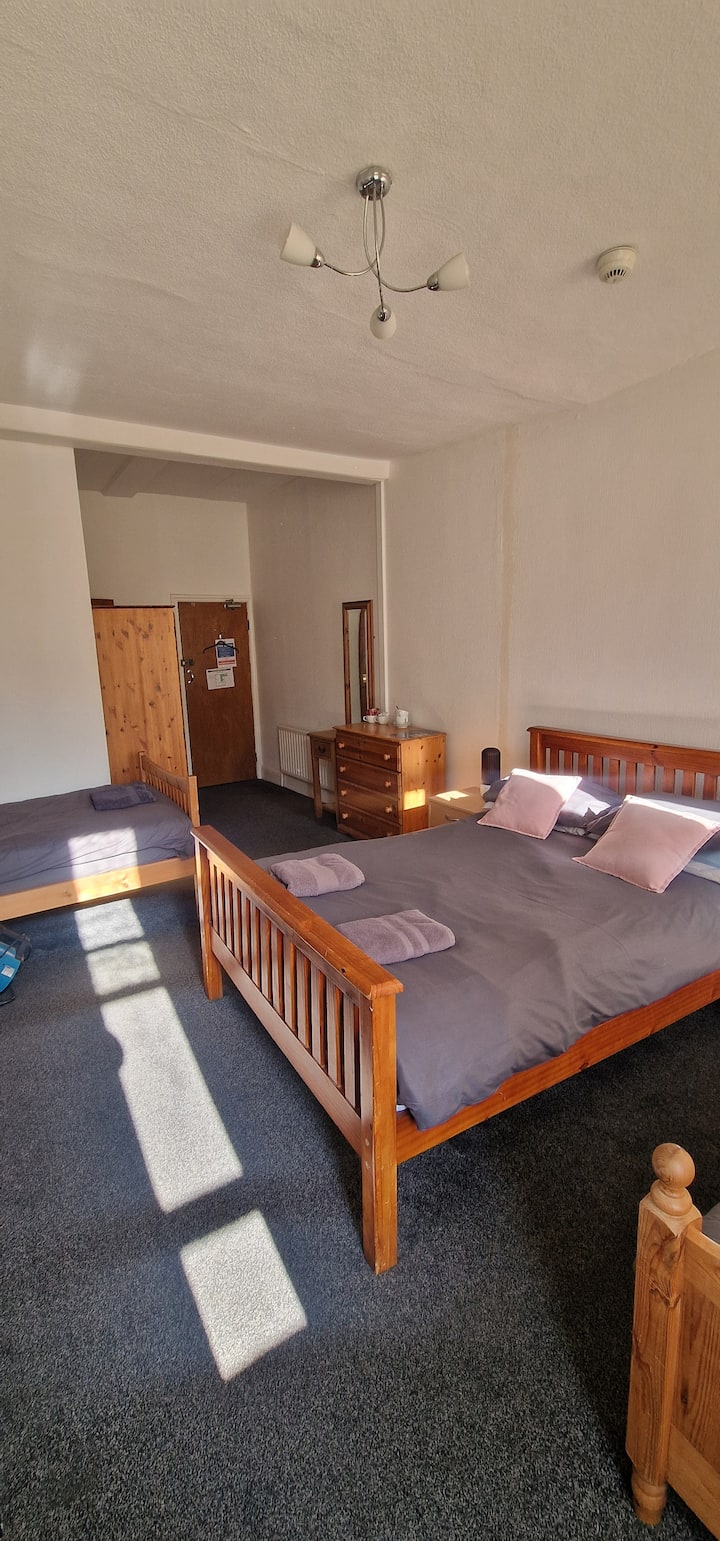 Four Person Room With Private Bathroom - York