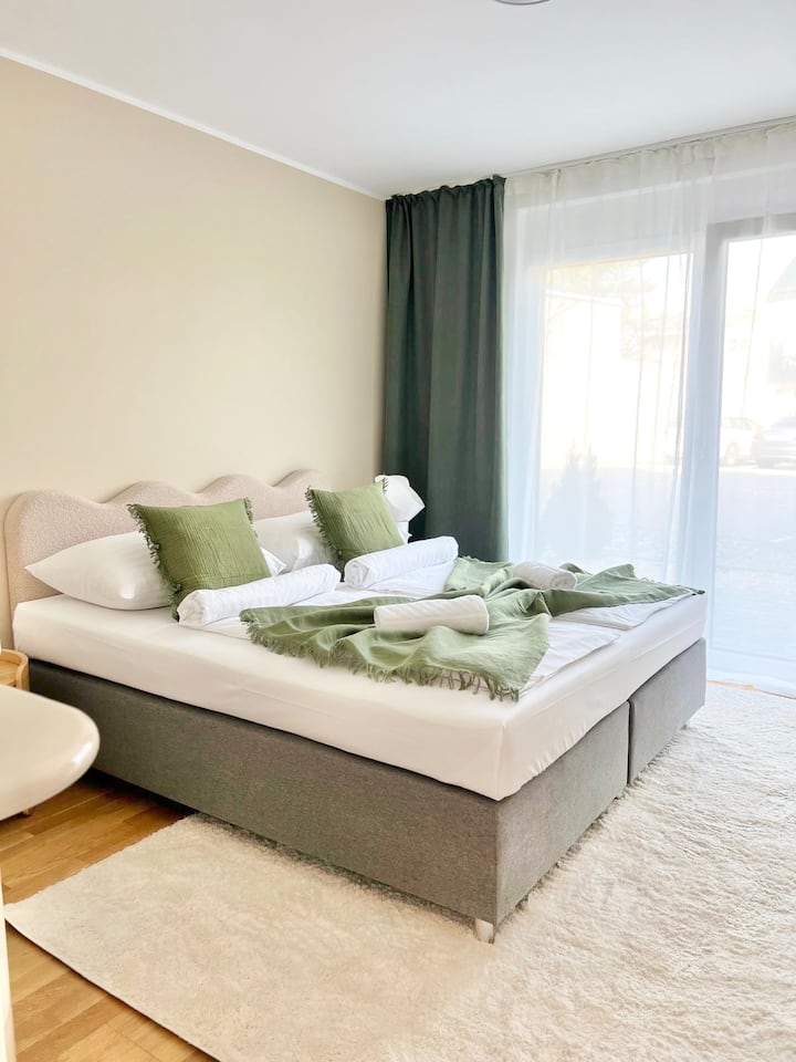 The Nineteen | Families & Friends Apartment_1.03 - Vienna