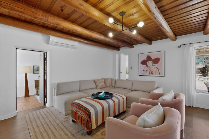 Old Charm Adobe Home, 3bd/2ba, Grill, Firepit - Albuquerque, NM