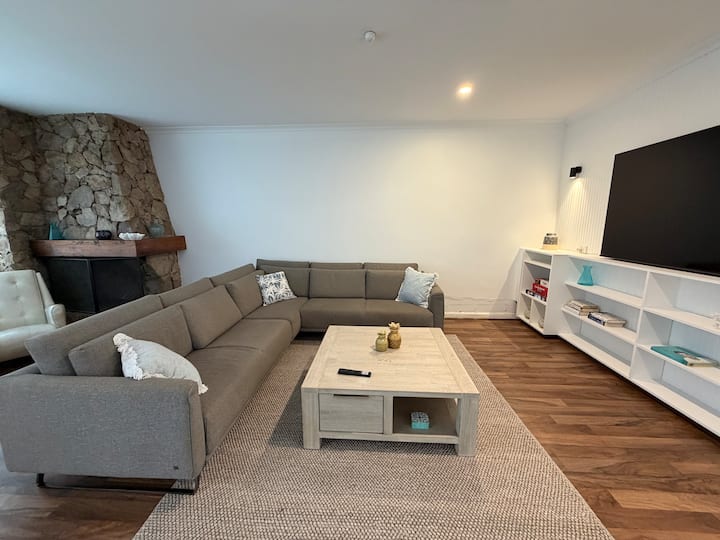 Spacious 2 Bedroom Unit Close To Golf Courses - Mordialloc