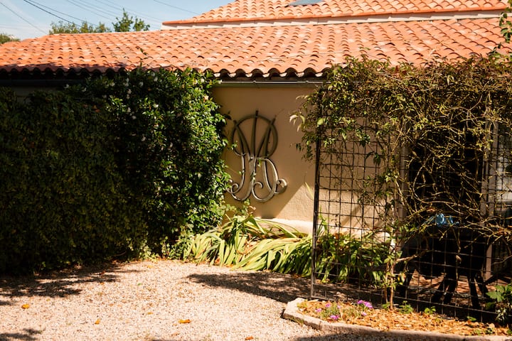 Gîte Lierre Classé 3 éToiles à 10 Mn Du Puy Du Fou - ibis Les Herbiers