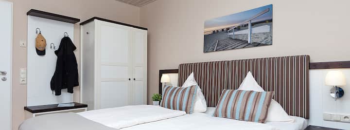 Strandhotel Küstenklang - Apartment Komfort - Bensersiel