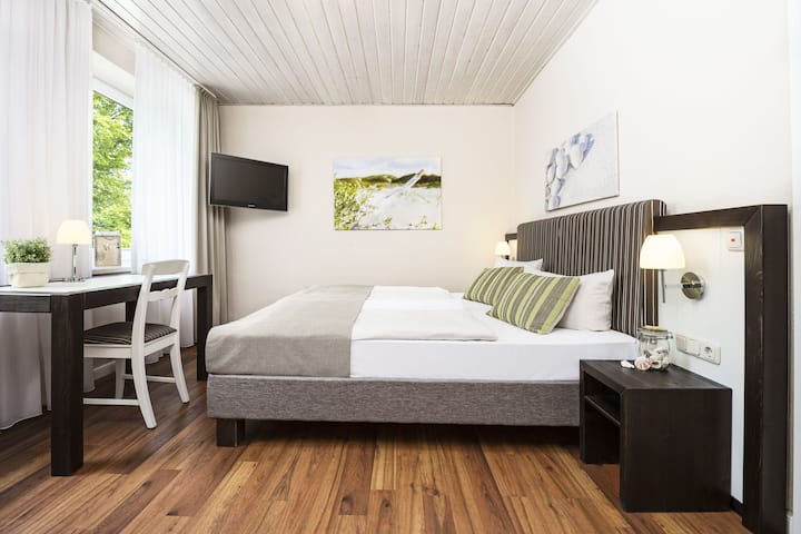 Strandhotel Küstenklang - Doppelzimmer Standard - Wangerooge