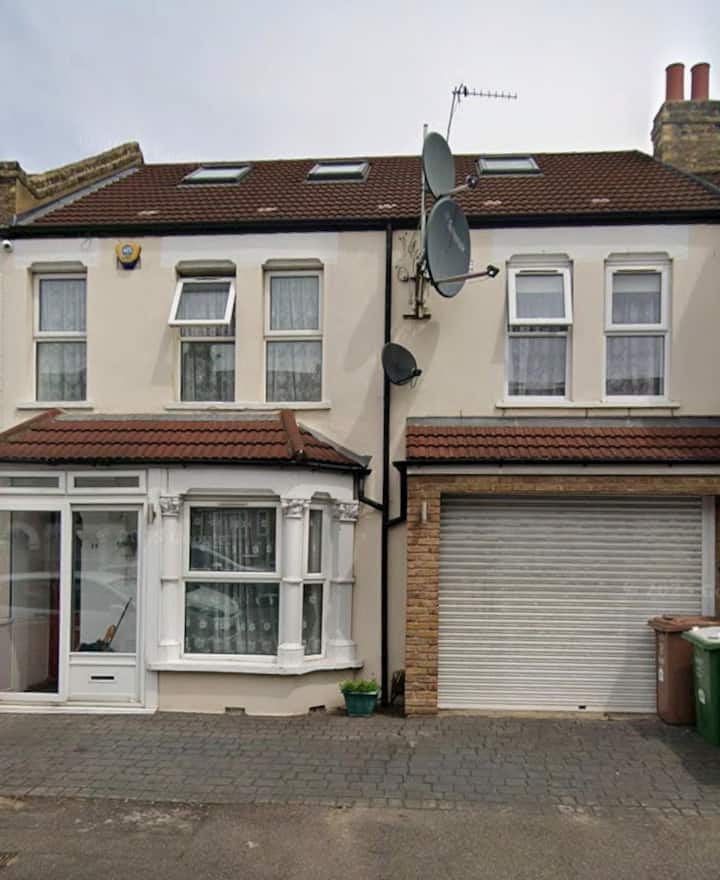 Very Large Property, Loads Of Space With 3 Wc - Dartford