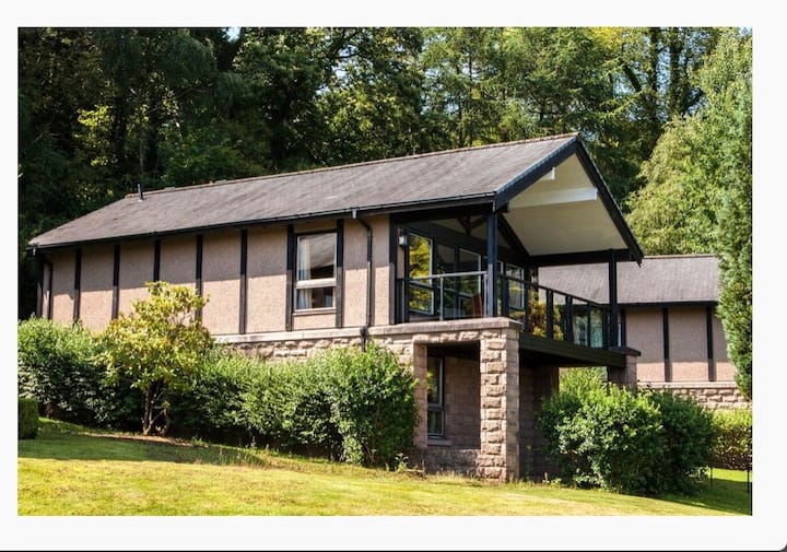 8-bed Lodge In Alexandria, With Access To Spa. - Drymen