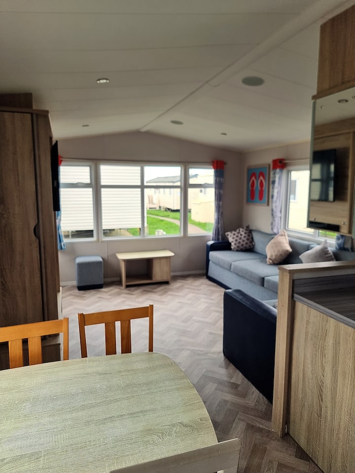 Spacious Holiday Home In Combe Haven Holiday Park - Hastings