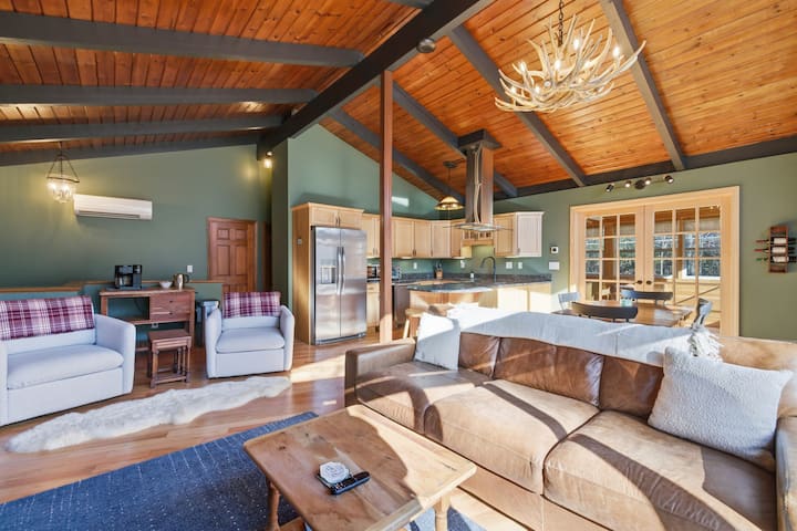 The Gunstock Chalet - Gilford, NH