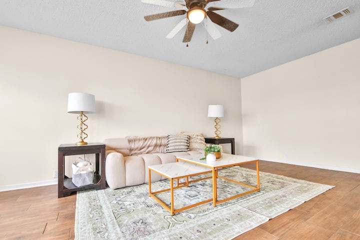 The Airbnb At Madewell Estates - Lubbock, TX