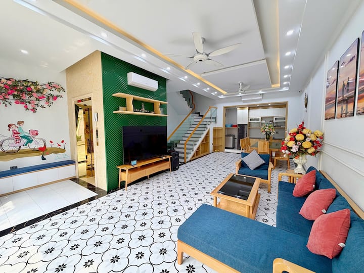 Biệt Thự 7 Phòng Ngủ Giá Rẻ, Sạch Sẽ, Rộng Thoáng - China