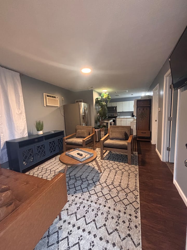 1 Bedroom Apartment Near Purdue! - West Lafayette, IN