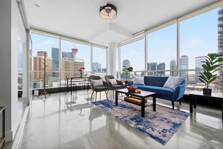 King Bed | Mins To Saddledome | Ac | Ug Parking - Calgary