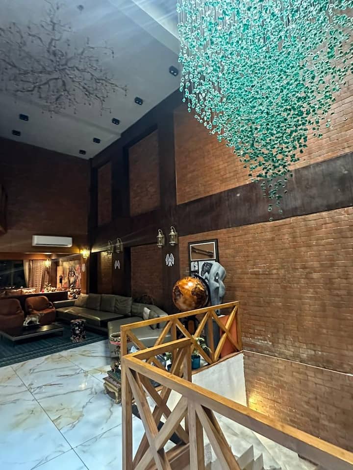 Luxury Family Retreat With Private Pool Nr Stadium - Ahmedabad