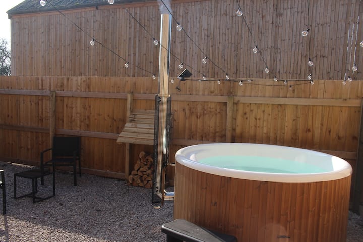 Robin Cottage Luxury Barn With Wood-fired Hot Tub - Yorkshire