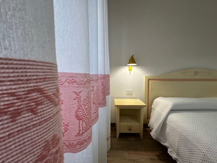 Ammentos Ng Collection Camera Quadrupla - Olbia