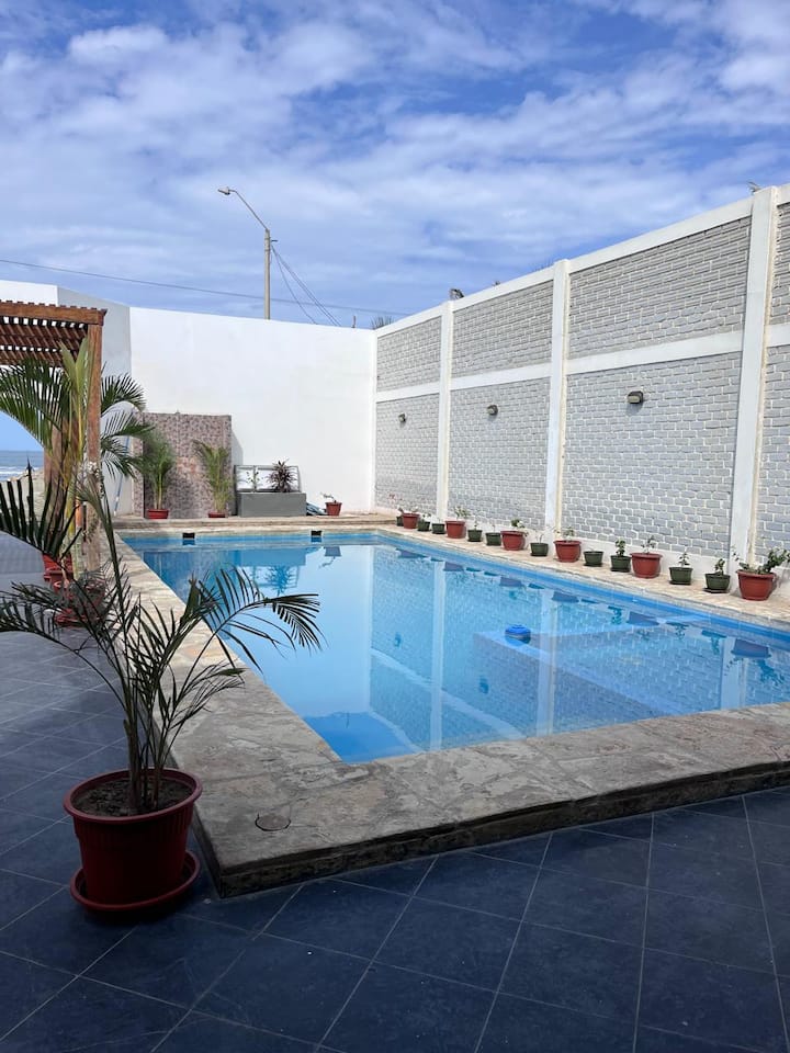 Casa Frente Al Mar Con Piscina - Paita