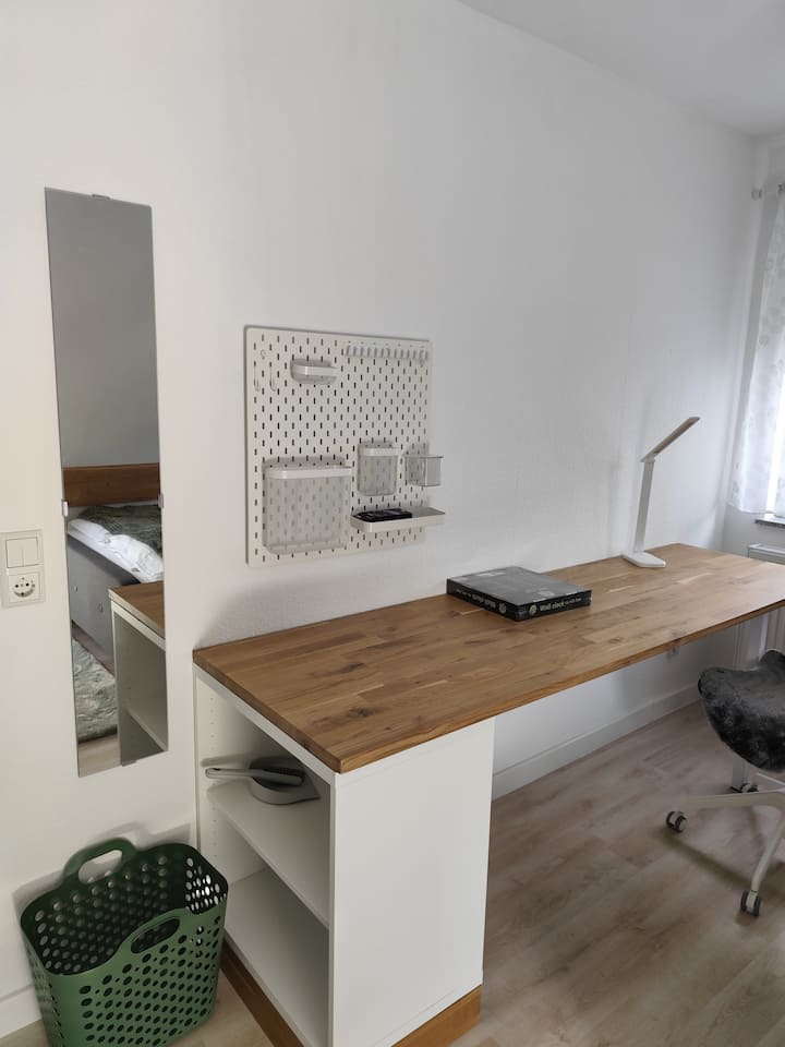 3 Zi Wohnung Für Berufstätige Oder Studenten - Stuttgart