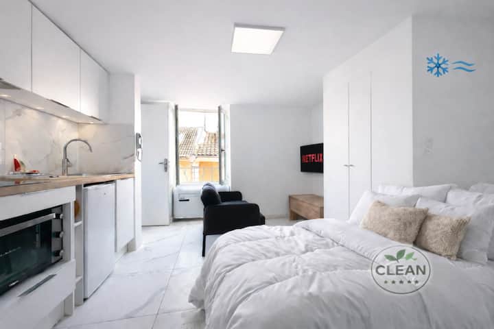 Studio Neuf Climatisé Au Cœur De Voiron - Lac de Paladru