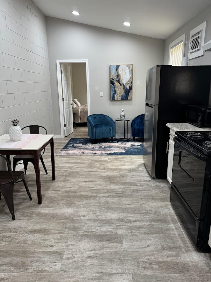 Enjoy Outside Space But Close To Downtown Canton - Canton, GA