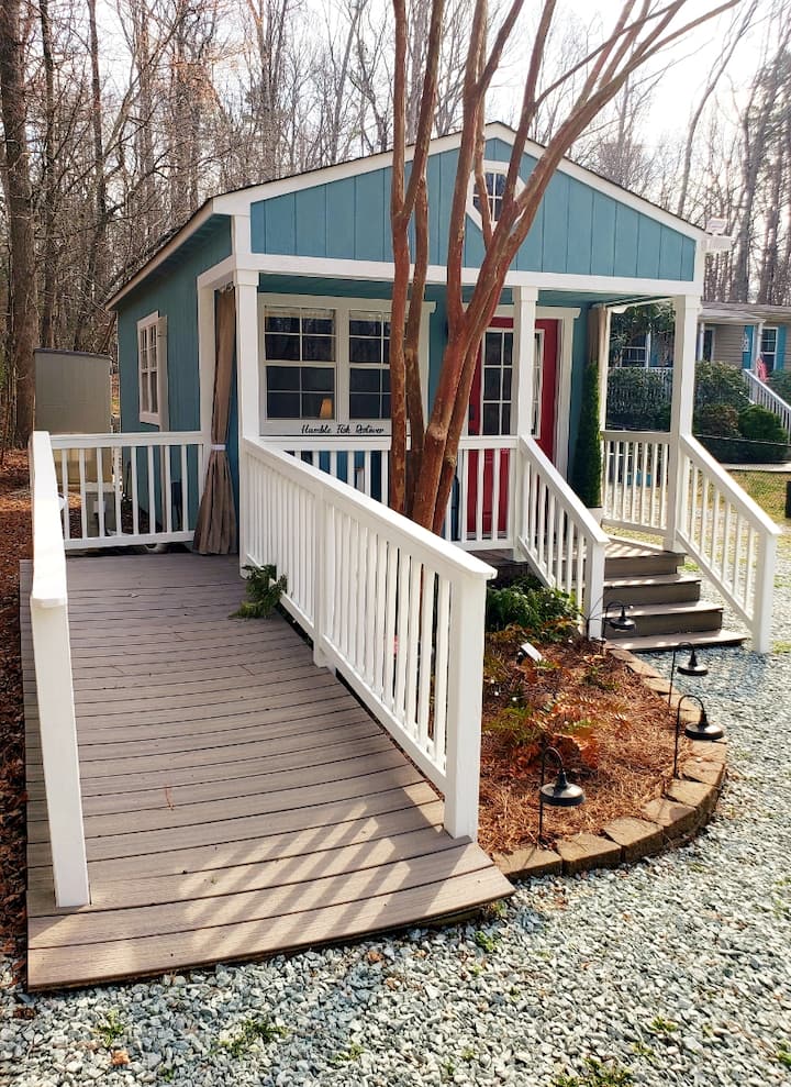 Humble Fish Restover ~
1 Qu Bd + 1 Crib Or Kid Cot - Hillsborough