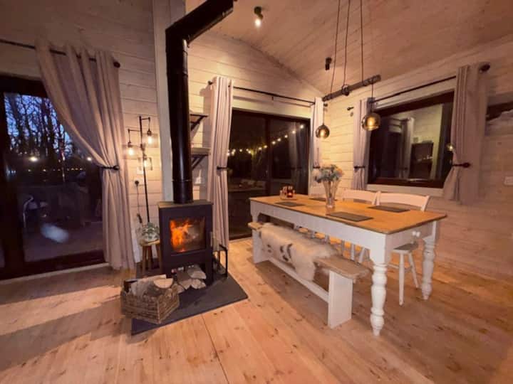 Luxury Forrest Lodge & Swedish Hot Tub Hideaway - Clovelly