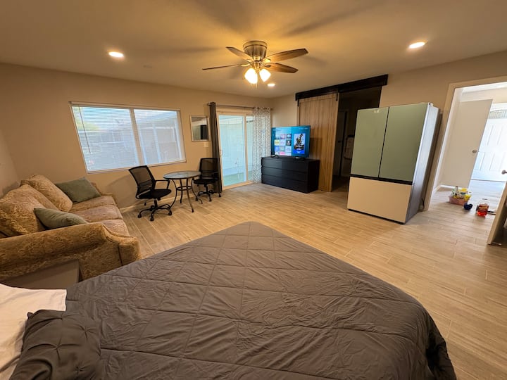 Casita With Kitchenette & Luxurious Bathroom - Sun City, AZ