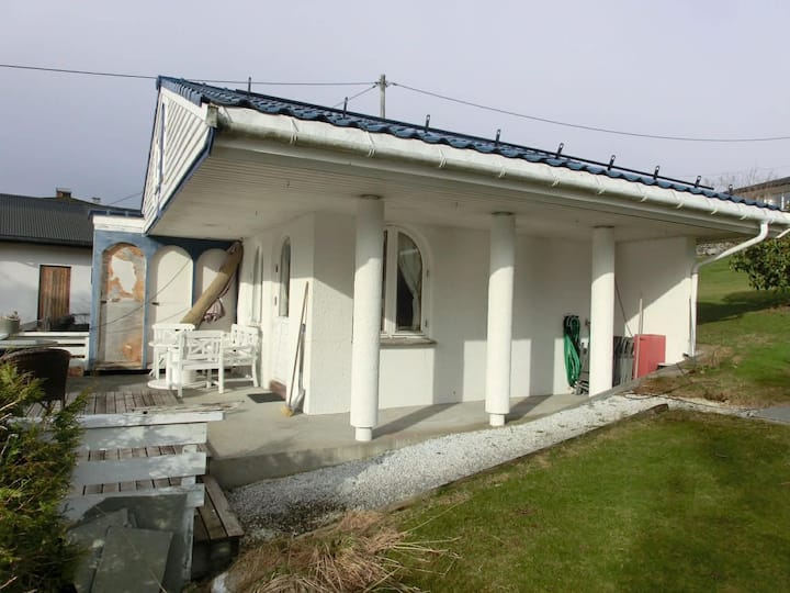 Koselig Gjestehus Ved Sjøen. - Sjøholt