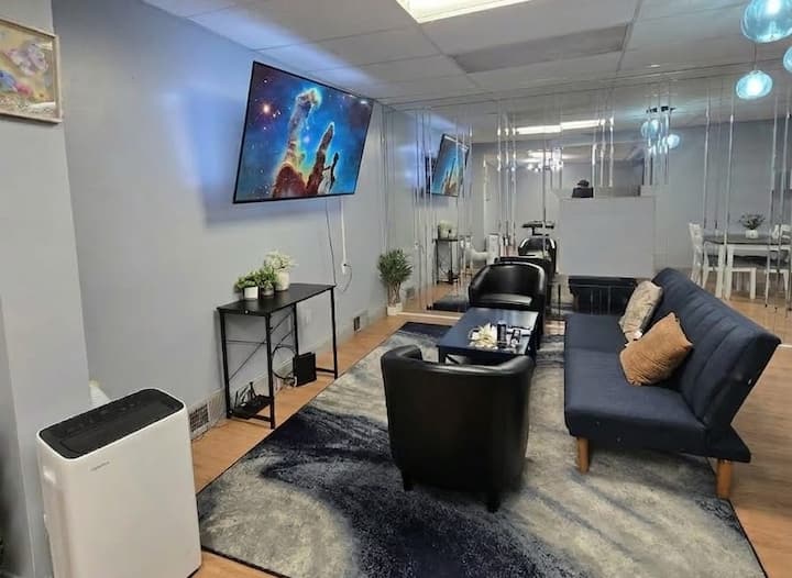 Warmnest Retreat - Buffalo, NY